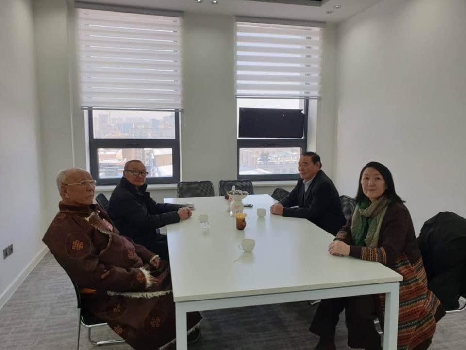 МАН ын дэргэдэх Социал Демократ Ахмадын холбооны ерөнхий нарийн бичгийн дарга Б Гомбо их жанжин